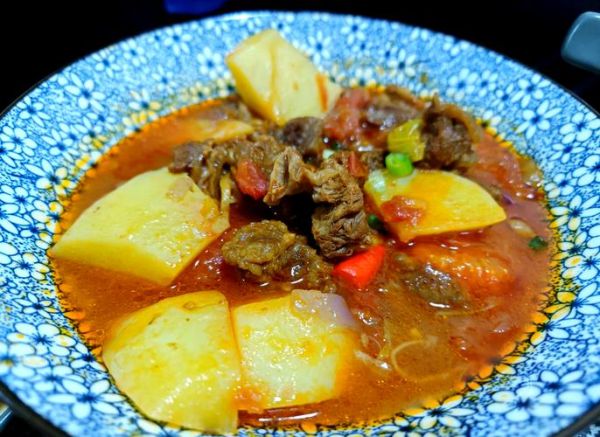 土豆炖牛肉用什么部位_牛腩还是牛肋条-第3张图片-山城妙识