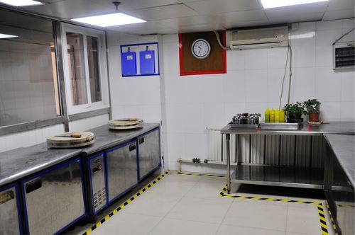 凉菜间标准图片_凉菜间布局规范-第1张图片-山城妙识 凉菜间标准图片_凉菜间布局规范-第1张图片-山城妙识