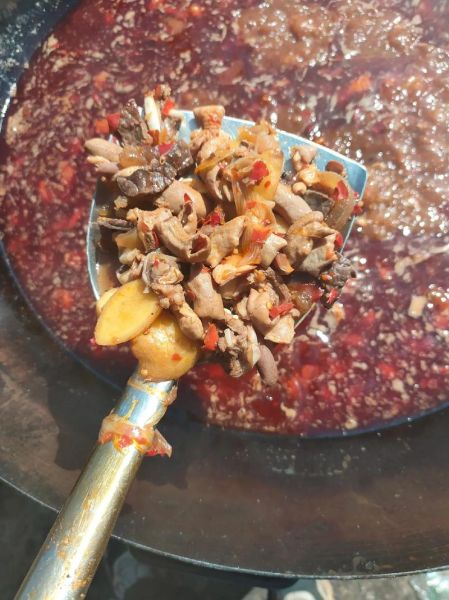 土豆红烧肥肠怎么做好吃_肥肠焯水多久才没腥味-第3张图片-山城妙识