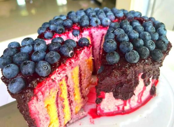 蓝莓奶油蛋糕怎么做_蓝莓奶油蛋糕好吃吗-第1张图片-山城妙识