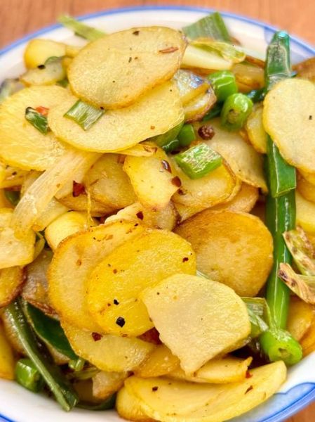 干锅土豆片怎么做_干锅土豆片配料有哪些-第2张图片-山城妙识