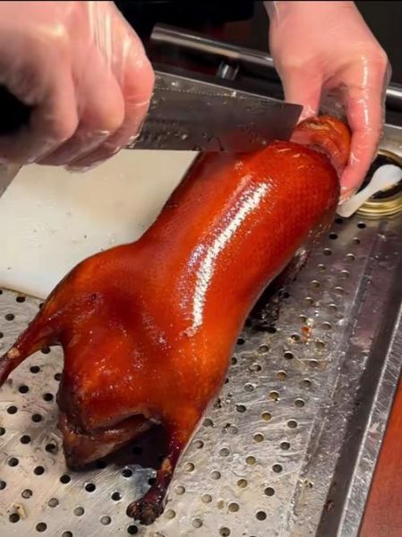 脆皮烤鸭店哪家好_如何在家复刻脆皮烤鸭-第2张图片-山城妙识 脆皮烤鸭店哪家好_如何在家复刻脆皮烤鸭-第2张图片-山城妙识