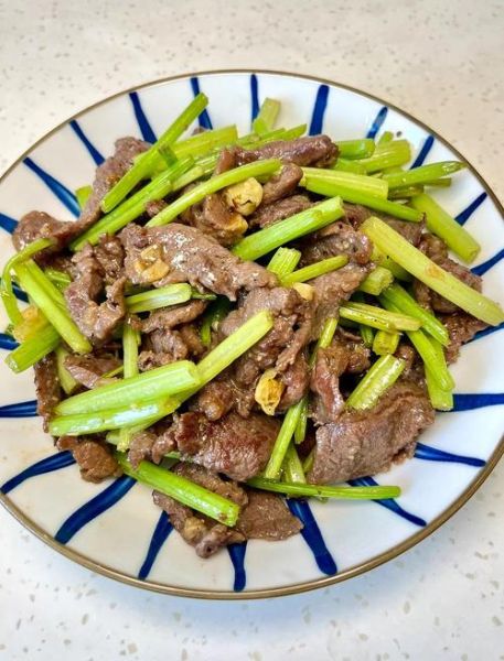 炒牛肉片怎么做到滑嫩_牛肉片滑嫩秘诀-第1张图片-山城妙识