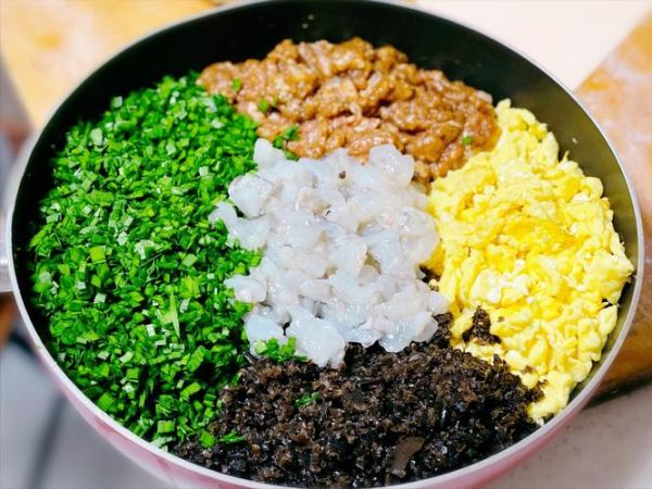 虾仁三鲜馅饺子怎么调馅_虾仁三鲜馅饺子调馅技巧-第2张图片-山城妙识