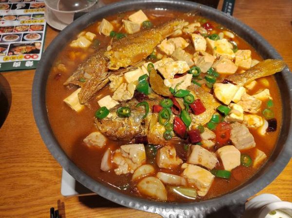 小黄鱼烧豆腐怎么做才好吃_小黄鱼烧豆腐的家常做法-第2张图片-山城妙识