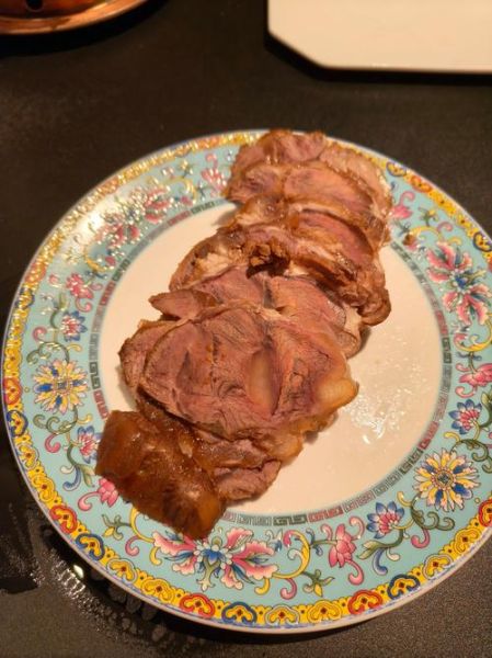 酱牛肉摆盘造型图片_如何切出高级感-第3张图片-山城妙识