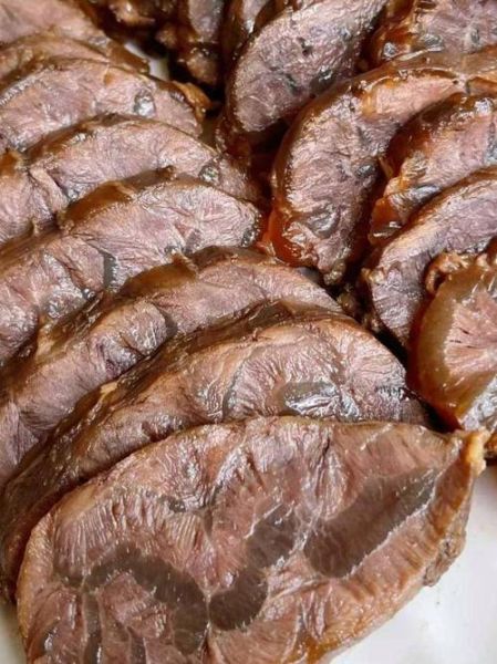 酱牛肉摆盘造型图片_如何切出高级感-第1张图片-山城妙识