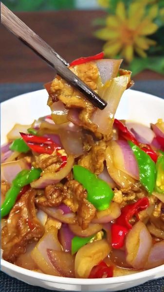 洋葱炒肉怎么炒才嫩_洋葱炒肉家常做法-第1张图片-山城妙识