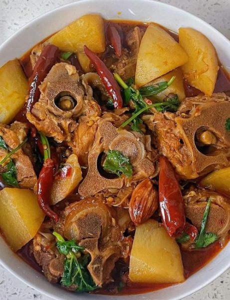 羊蝎子怎么炖才好吃_正宗羊蝎子做法步骤-第1张图片-山城妙识