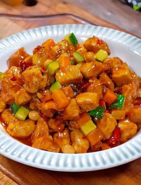 宫保鸡丁有哪些配料_正宗做法需要什么食材-第1张图片-山城妙识