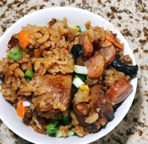 懒人腊肠焖饭怎么做_电饭煲腊肠焖饭做法-第1张图片-山城妙识