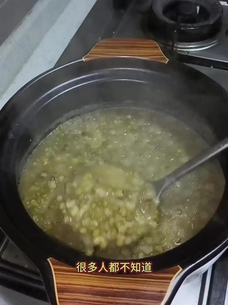 绿豆汤怎么煮不变色_绿豆汤要煮多久才软烂-第1张图片-山城妙识