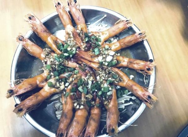 奶油蒜蓉烤大虾怎么做_奶油蒜蓉烤大虾用哪种虾-第1张图片-山城妙识