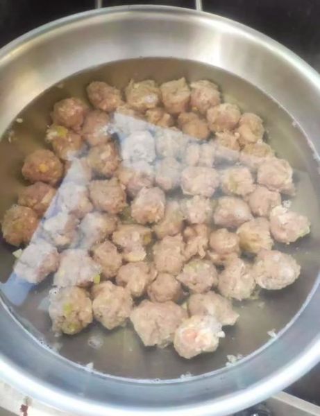 冬瓜羊肉丸子怎么调馅_冬瓜羊肉丸子馅怎么调才嫩-第3张图片-山城妙识
