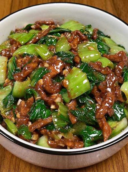 青菜炒肉怎么炒好吃_青菜炒肉先炒肉还是先炒青菜-第1张图片-山城妙识 青菜炒肉怎么炒好吃_青菜炒肉先炒肉还是先炒青菜-第1张图片-山城妙识