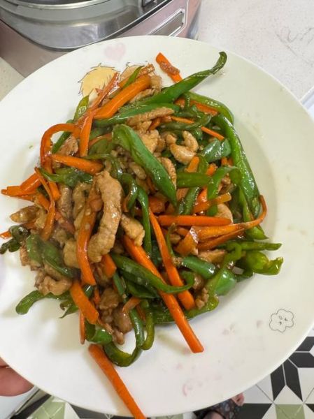 炒肉丝怎么炒_肉丝炒多久才嫩-第3张图片-山城妙识