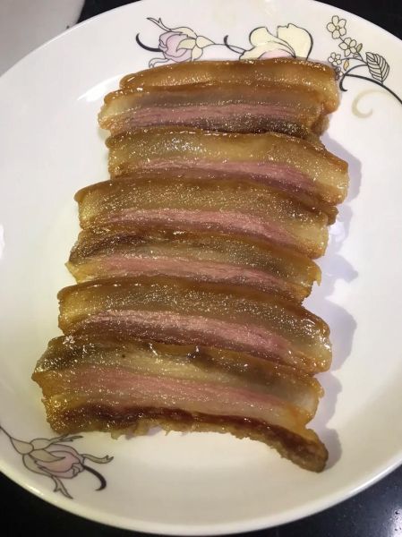 五花三层肉怎么做好吃_五花三层肉的家常做法-第1张图片-山城妙识