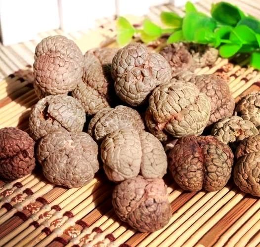 草寇在卤水中起什么作用_草寇与肉蔻区别-第2张图片-山城妙识