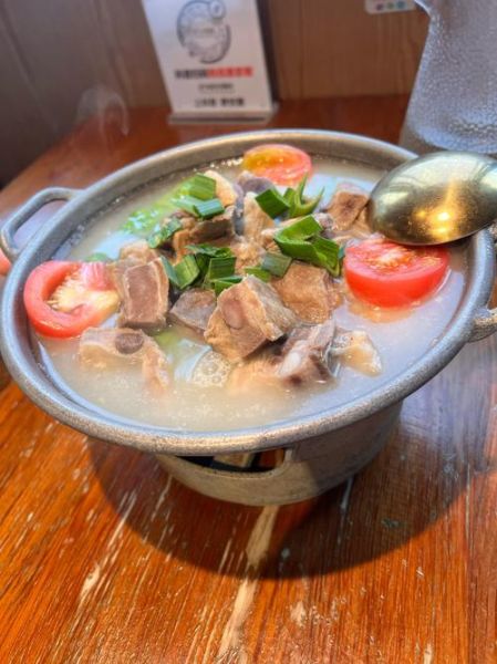 新鲜排骨火锅怎么做_排骨火锅汤底怎么调-第1张图片-山城妙识