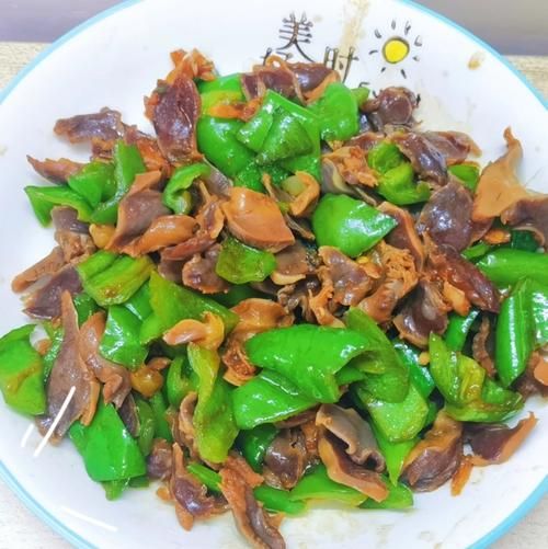 尖椒爆炒鸡胗怎么做_鸡胗焯水还是不焯水-第1张图片-山城妙识 尖椒爆炒鸡胗怎么做_鸡胗焯水还是不焯水-第1张图片-山城妙识