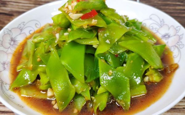 凉拌莴苣怎么做才好吃_莴苣凉拌要不要焯水-第3张图片-山城妙识 凉拌莴苣怎么做才好吃_莴苣凉拌要不要焯水-第3张图片-山城妙识