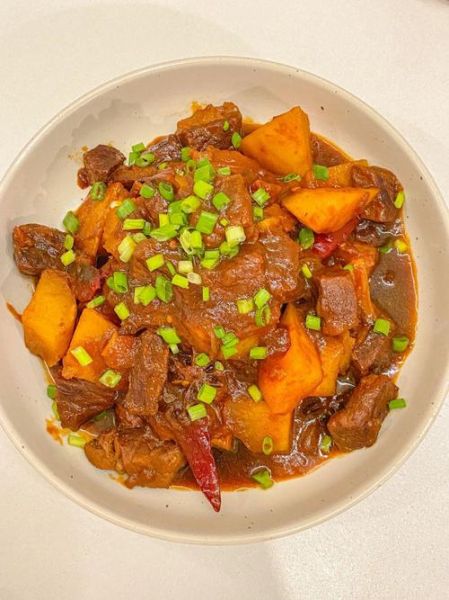 牛肉炖土豆西红柿怎么做好吃_家常窍门-第2张图片-山城妙识