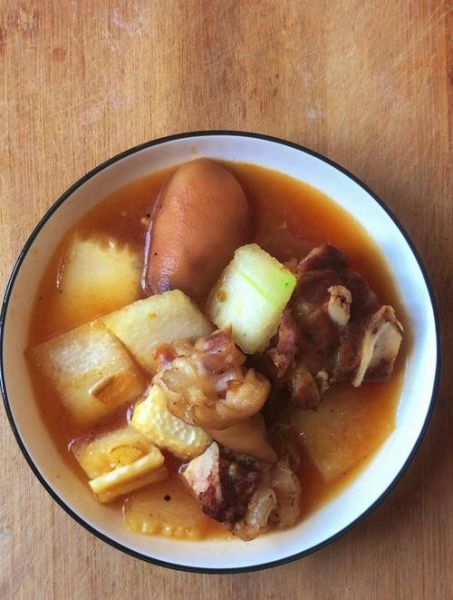 冬瓜炖猪蹄怎么做_冬瓜炖猪蹄的家常做法-第3张图片-山城妙识