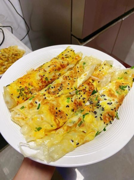 家常早餐鸡蛋饼怎么做_鸡蛋饼怎么做好吃又简单-第1张图片-山城妙识