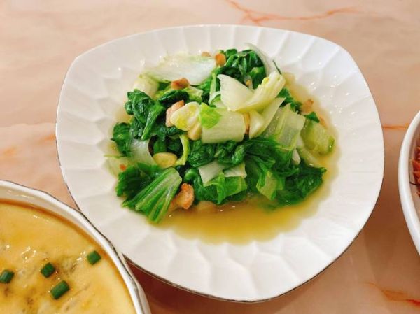 家常炒小白菜怎么炒好吃_小白菜炒几分钟才脆嫩-第3张图片-山城妙识