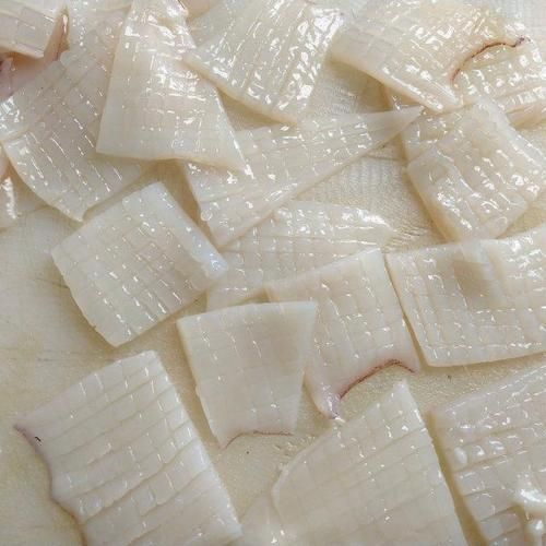 干鱿鱼怎么切才会卷_干鱿鱼切花刀技巧-第2张图片-山城妙识