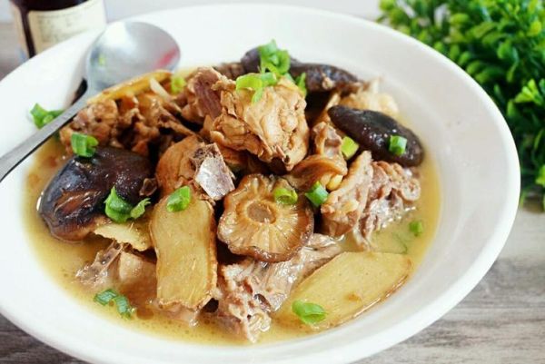 台湾麻油鸡怎么做_麻油鸡要煮多久-第2张图片-山城妙识