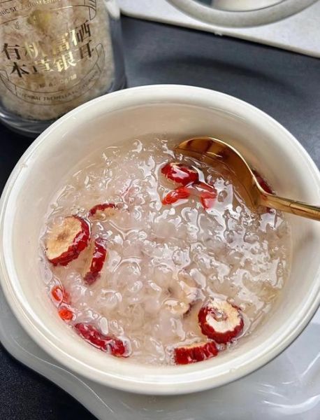 银耳羹的功效与作用_银耳羹怎么做才粘稠-第3张图片-山城妙识