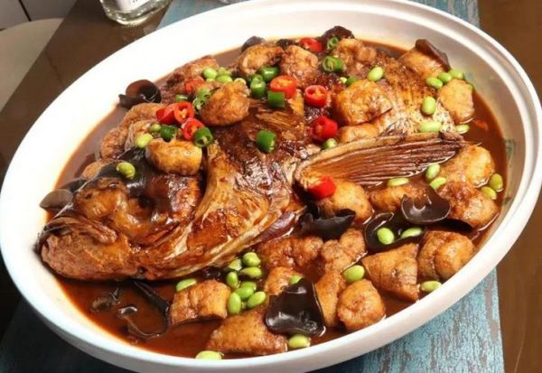 胖头鱼鱼身怎么做好吃_胖头鱼鱼身红烧还是清蒸-第1张图片-山城妙识