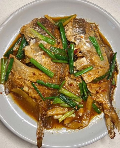 红烧鲳鱼怎么做_红烧鲳鱼最正宗的做法-第2张图片-山城妙识