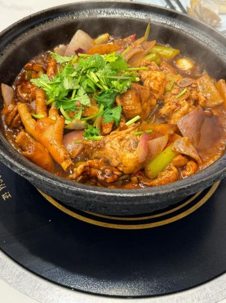 鸡公煲的家常做法_鸡公煲怎么做好吃又入味-第1张图片-山城妙识