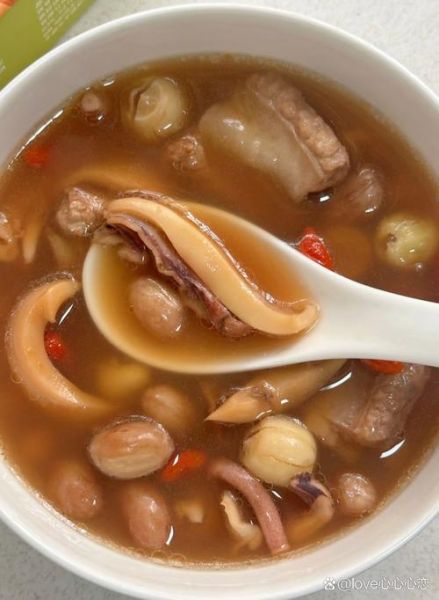 鲜墨鱼汤怎么做_墨鱼汤去腥技巧-第1张图片-山城妙识