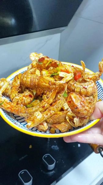 香酥椒盐皮皮虾怎么做_椒盐皮皮虾酥脆秘诀-第1张图片-山城妙识
