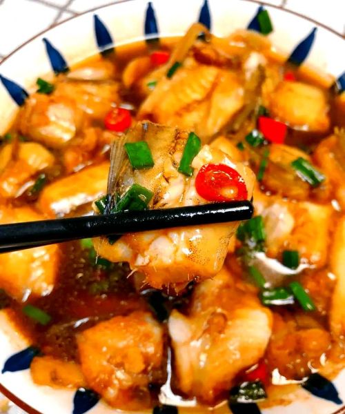 红烧豆腐鱼怎么做好吃_红烧豆腐鱼的家常做法-第3张图片-山城妙识