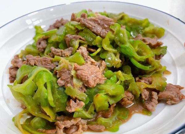 苦瓜炒牛肉怎么做_苦瓜炒牛肉怎么炒才好吃-第1张图片-山城妙识