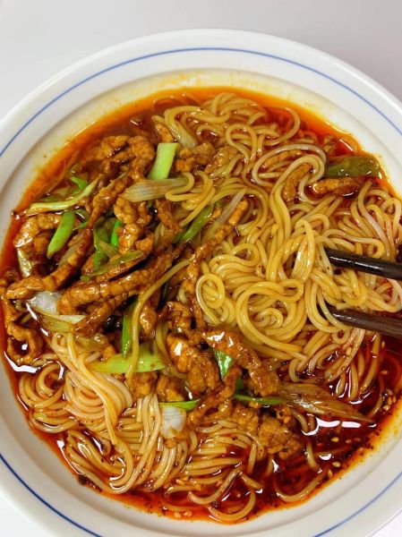 肉丝汤面条怎么做好吃_家常肉丝汤面做法-第1张图片-山城妙识