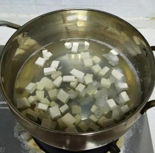 内酯豆腐需要焯水吗_焯水后口感会变差吗-第2张图片-山城妙识 内酯豆腐需要焯水吗_焯水后口感会变差吗-第2张图片-山城妙识