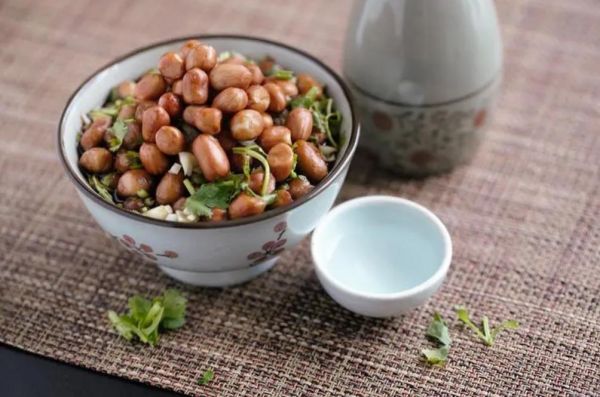 炒花生米放白酒的作用_炒花生米什么时候加白酒-第3张图片-山城妙识