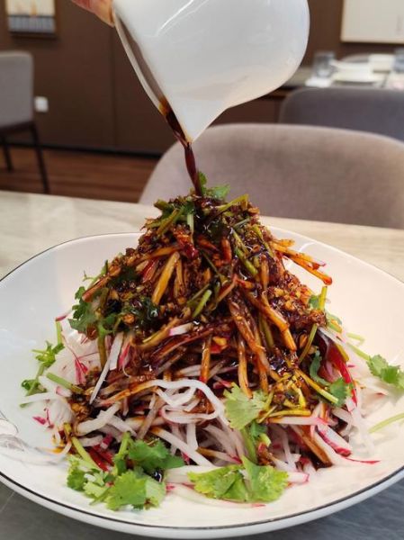 凉拌白萝卜丝怎么做好吃_凉拌白萝卜丝的做法大全-第2张图片-山城妙识