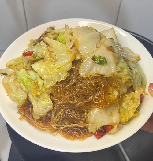 包菜炒粉条怎么炒好吃又简单_包菜炒粉条家常做法-第1张图片-山城妙识
