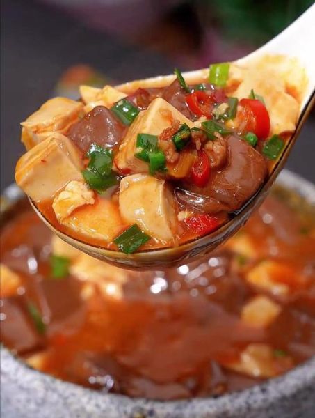 豆腐猪血怎么烧好吃_家常豆腐猪血做法-第1张图片-山城妙识