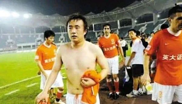 国足白斩鸡是谁_白斩鸡梗起源-第2张图片-山城妙识