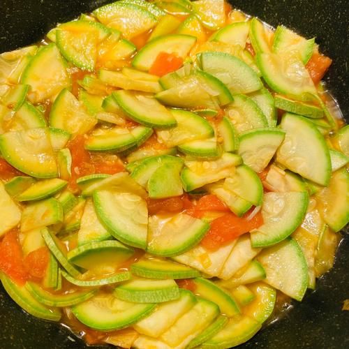 炒西葫芦致癌是真的吗_西葫芦高温致癌辟谣-第1张图片-山城妙识 炒西葫芦致癌是真的吗_西葫芦高温致癌辟谣-第1张图片-山城妙识