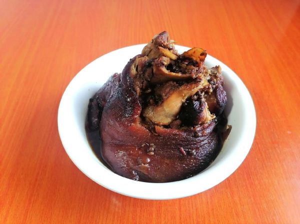 家常卤猪肘子怎么做_卤猪肘子要多久才软烂-第3张图片-山城妙识