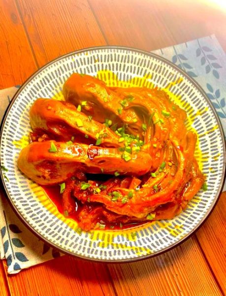 卤鸭头怎么做好吃_卤鸭头做法视频教学-第1张图片-山城妙识