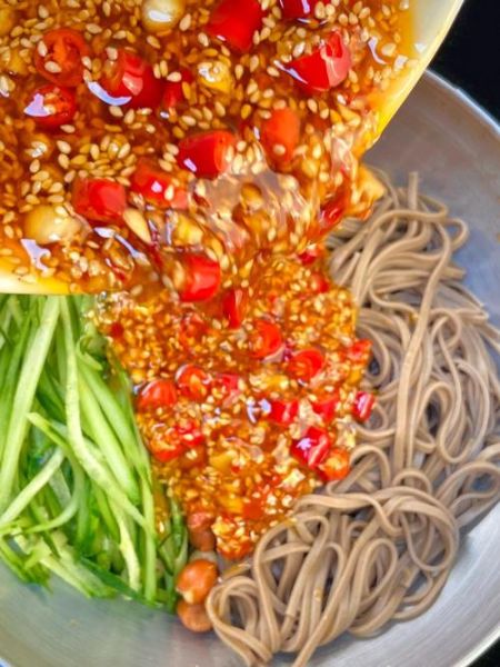 荞麦面怎么煮不糊_荞麦面凉拌酱汁比例-第3张图片-山城妙识